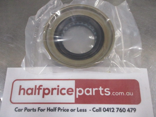 Mitsubishi Triton Genuine Transfer Case Oil Seal New Part – Half Price ...