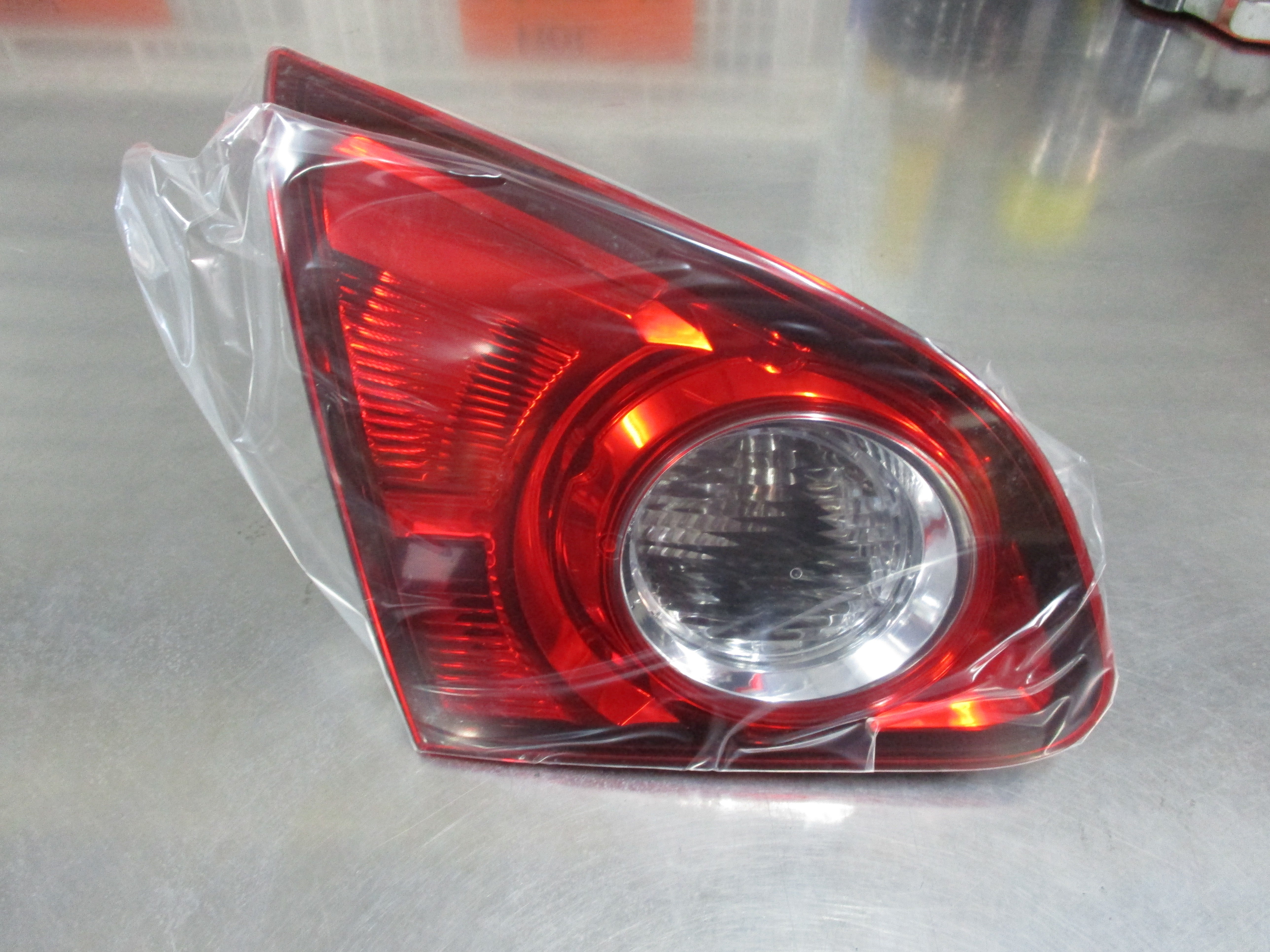Nissan Dualis Genuine Left Hand Rear Inner Taillight Finisher Assembly ...