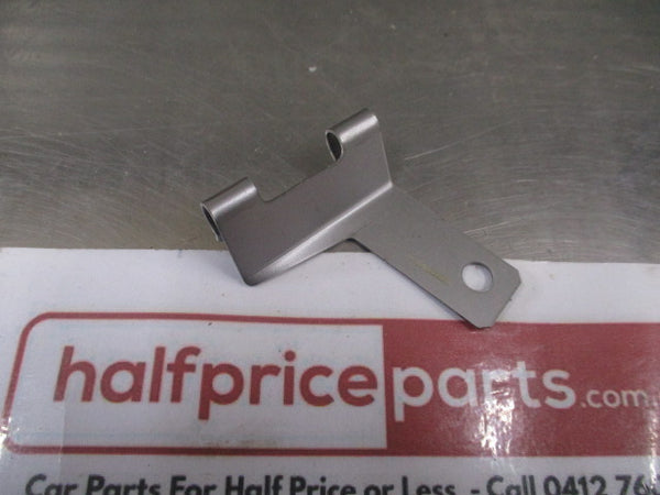 Mitsubishi Triton/Pajero Sport Genuine Rear Diff Lock Bracket New Part ...