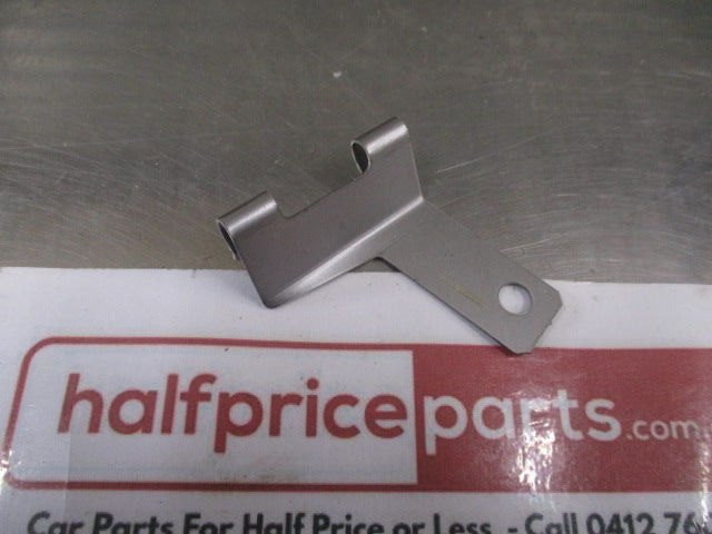 Mitsubishi Triton/Pajero Sport Genuine Rear Diff Lock Bracket New Part ...