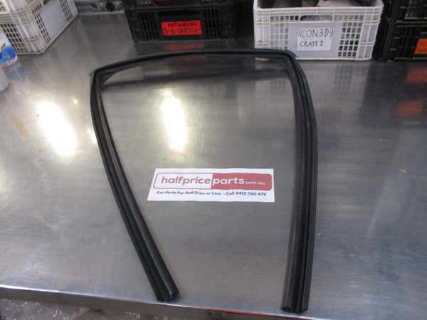 Mitsubishi Outlander Genuine Left Hand Rear Door Run Channel Rubber Ne ...