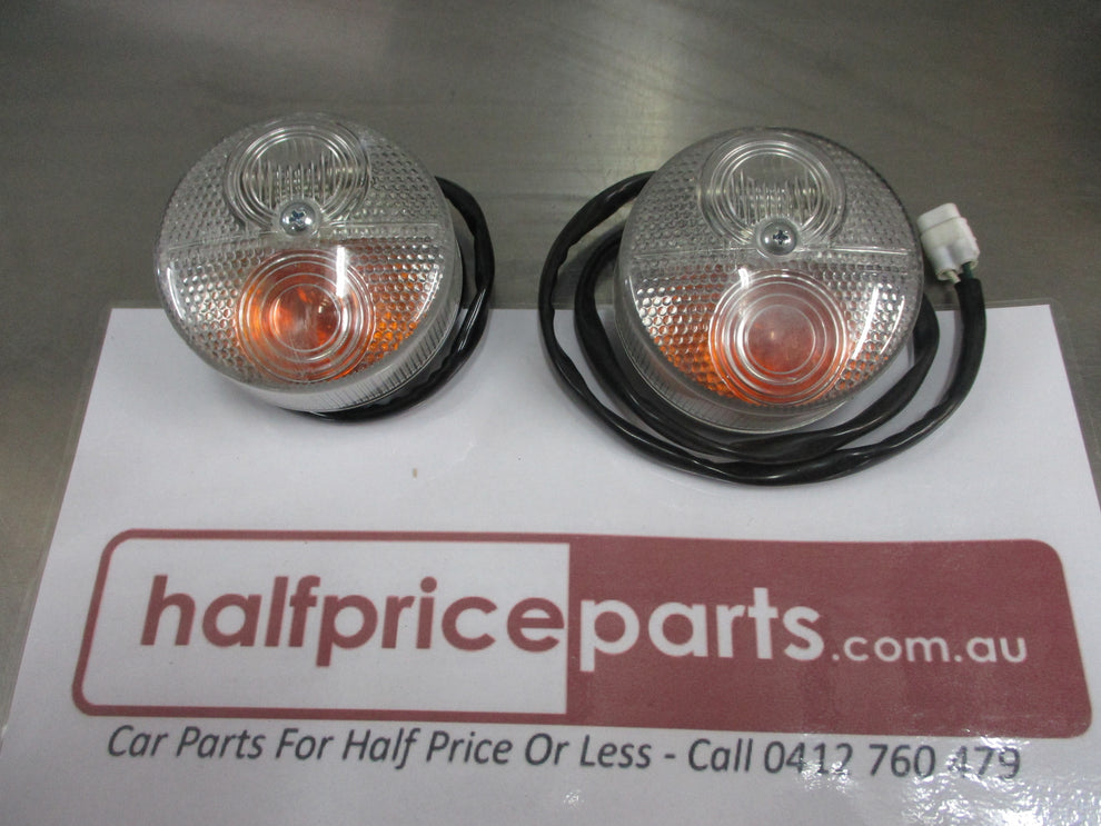 Nissan Navara D40M/R51 Pathfinder Genuine Bull Bar Park Light Indicato ...