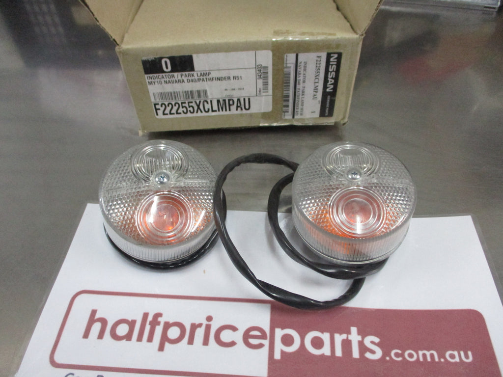 Nissan Navara D40M/R51 Pathfinder Genuine Bull Bar Park Light Indicato ...