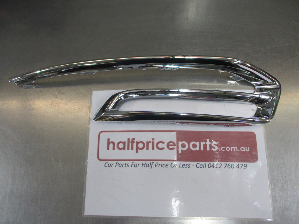 Holden VF SSV-SV6-Storm-Redline Genuine Left Hand Fog Light Chrome Bez ...