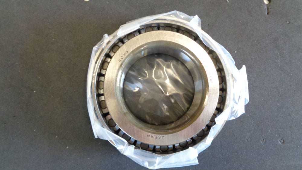 TOYOTA DYNA/ COASTER GENUINE RIGHT/LEFT HAND INNER REAR AXLE TAPERED B ...