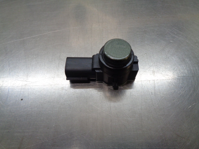 Holden VF Commodore Genuine Front Parking Sensor New Part – Half Price ...