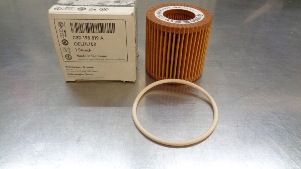 VW Polo Genuine Engine Oil Filter New Part – Half Price Parts - Car ...