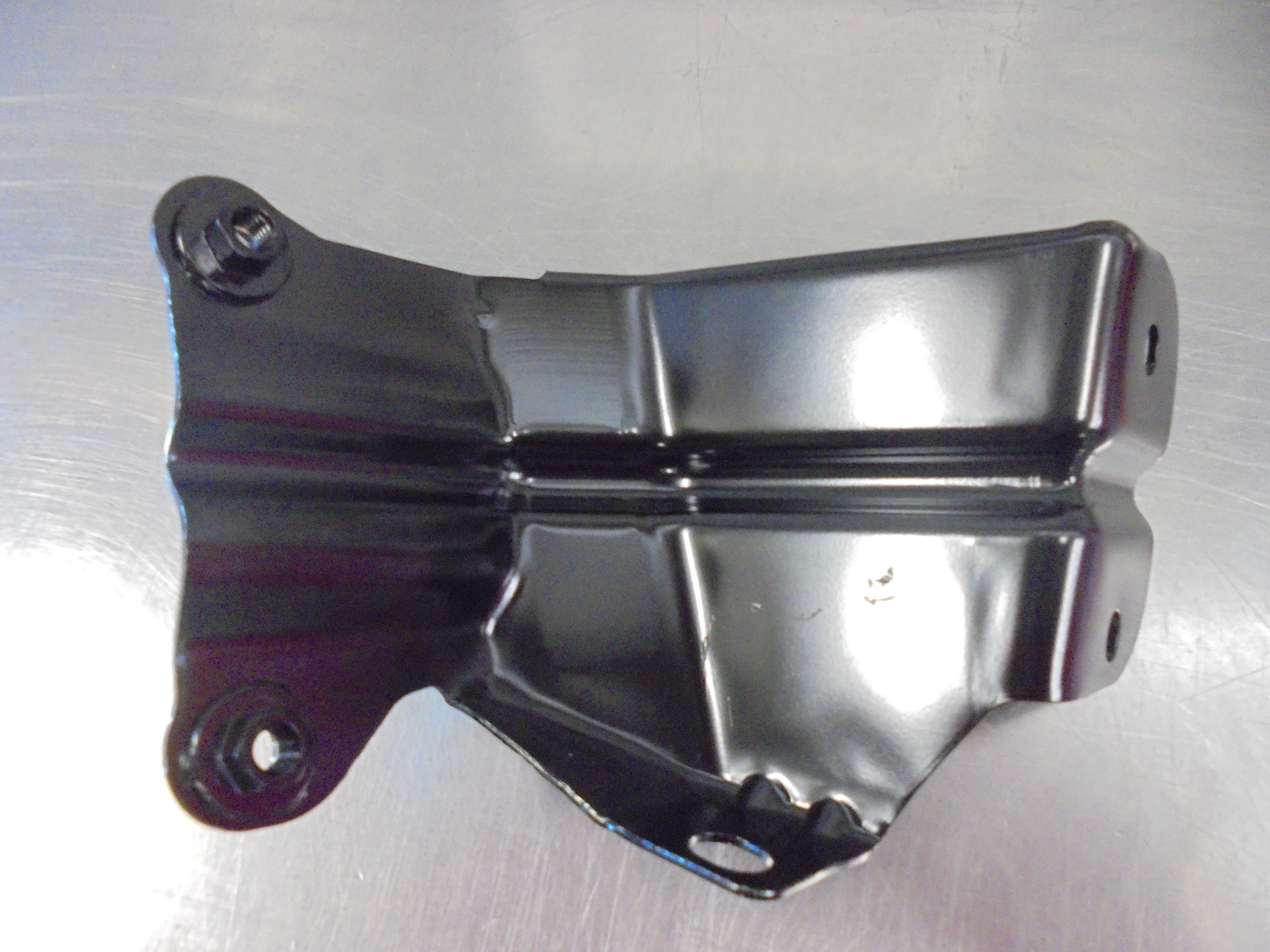 Holden Captiva Genuine Left Hand front Guard Lower Bracket New Part ...