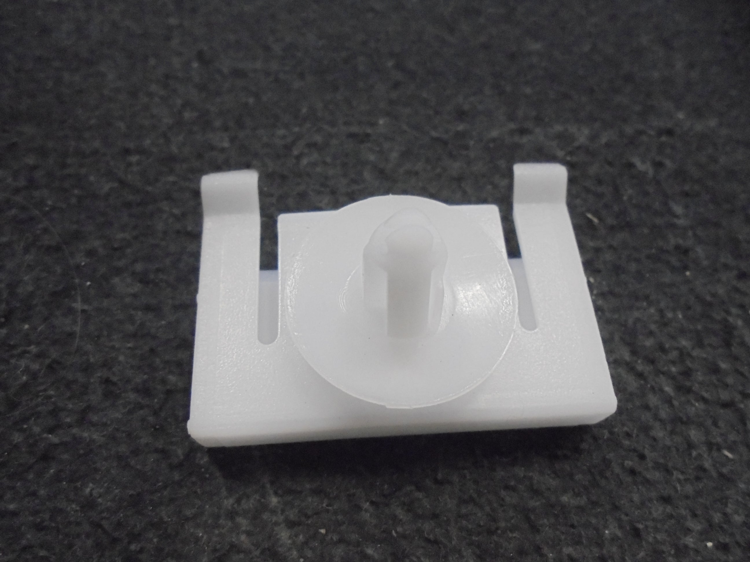 Holden VE-VF Commodore Genuine Rocker Panel Side Skirt Molding Clip Ne ...