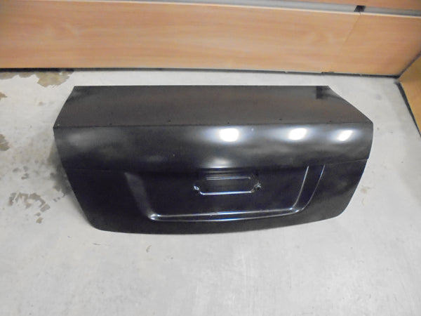Holden VE SS/SV6 Commodore Genuine Boot Lid With Genuine Spoiler Holes ...