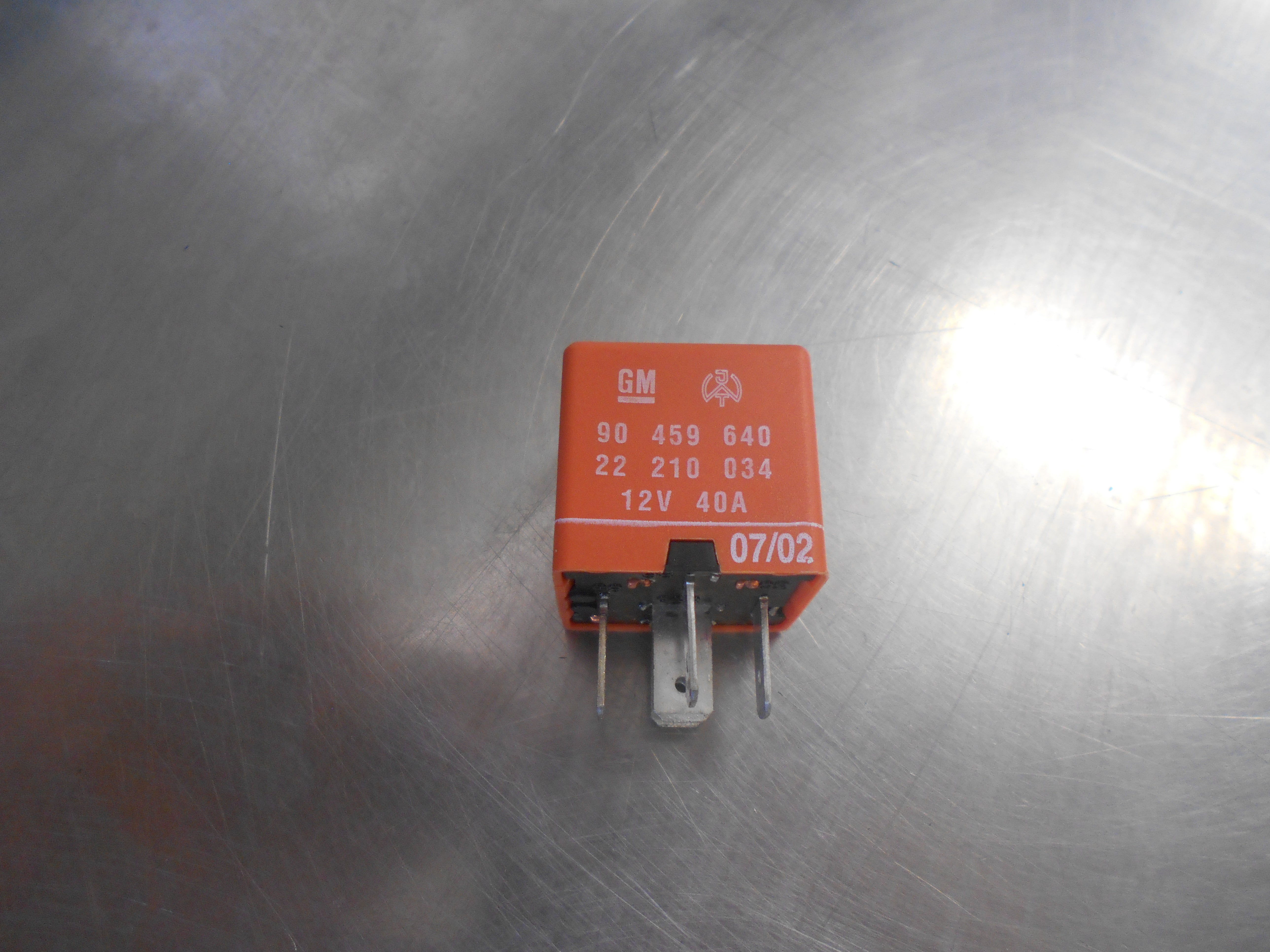 Holden Vr Vs Vt Vx Vy Commodore Genuine Unknown Relay New Part Half