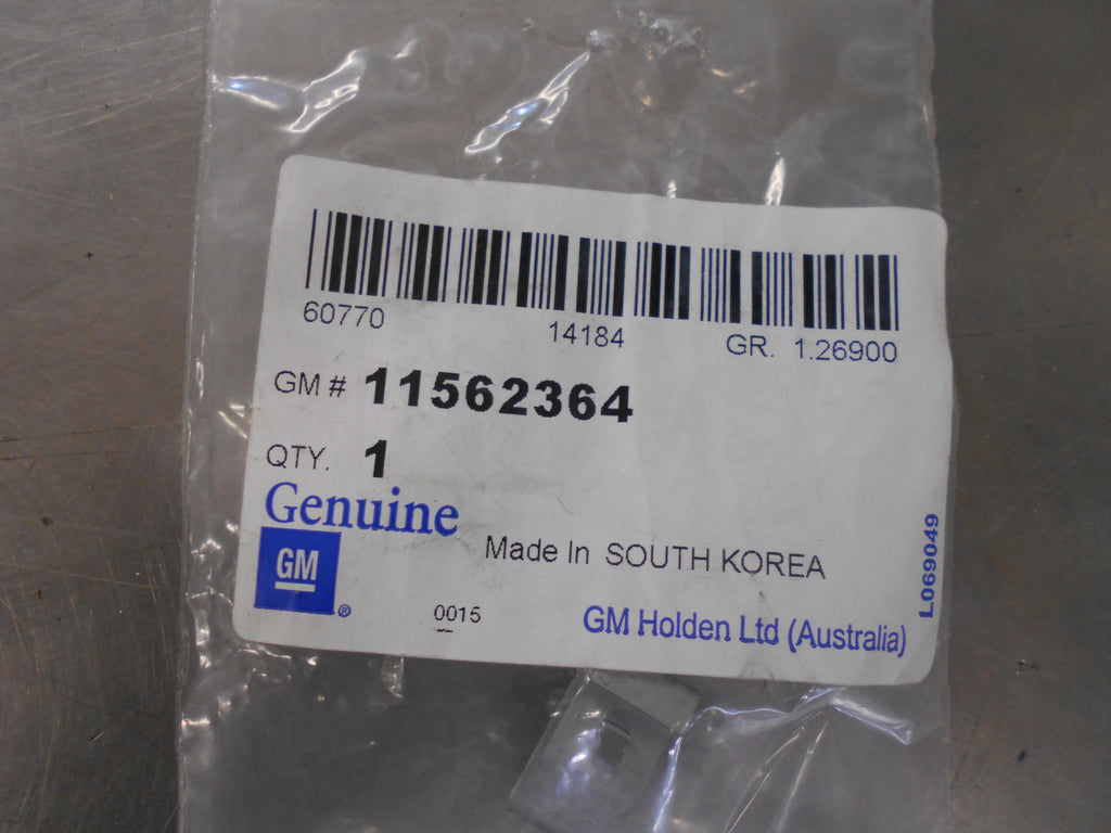 Buick/Cadillac/Chevrolet/GMC Sierra Genuine Retainer New Part – Half ...