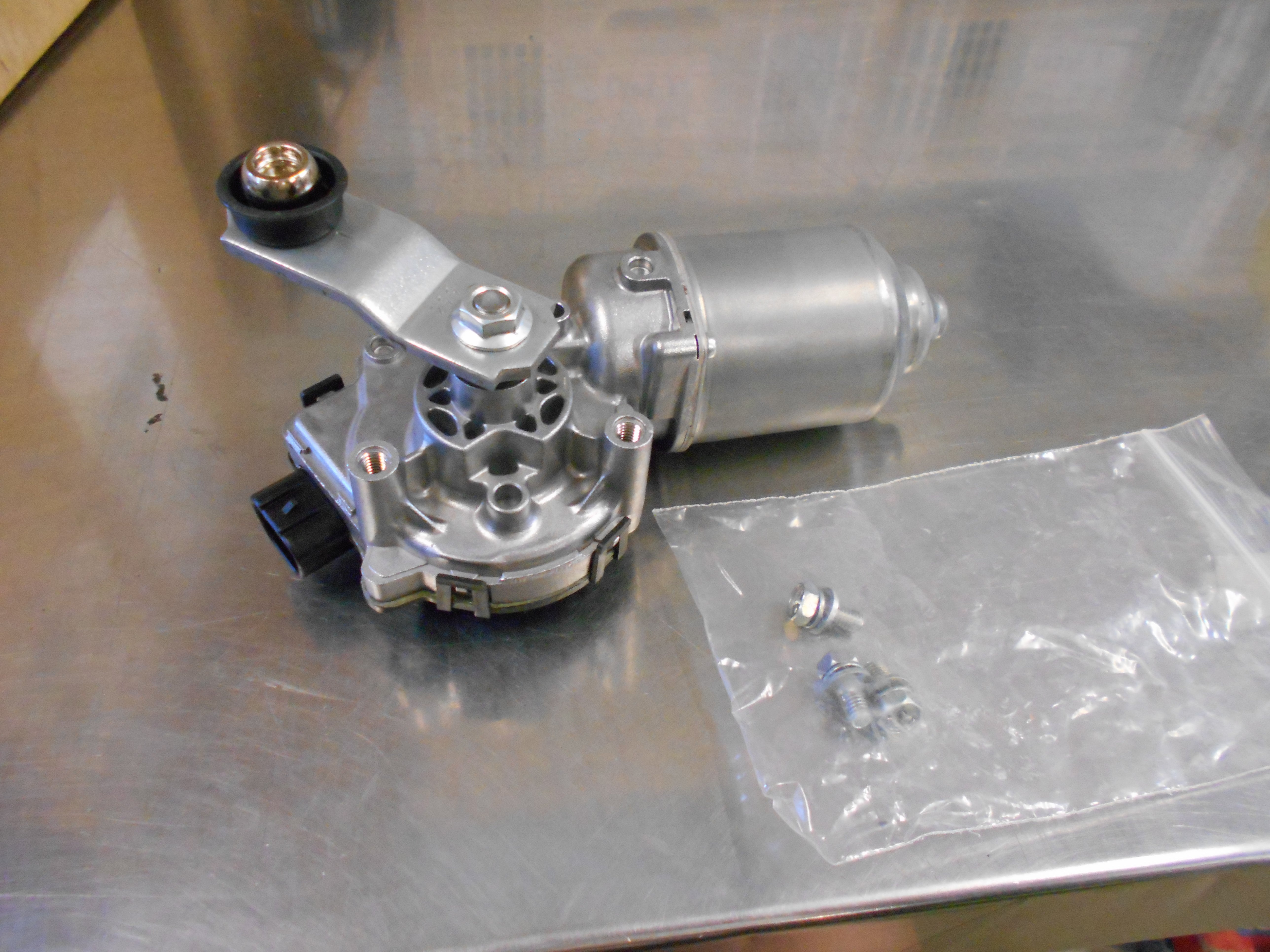 Chrysler PT Cruiser Genuine Windscreen Wiper Motor New Part – Half ...