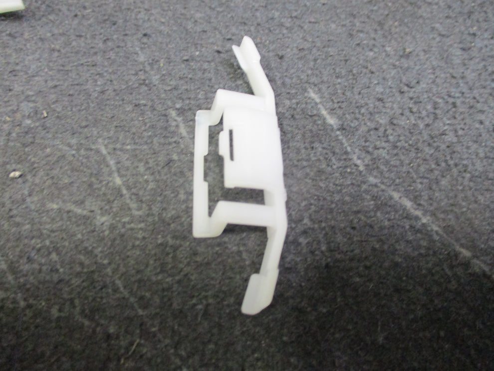 Mitsubishi Pajero Genuine Drip Rail Clip New – Half Price Parts - Car ...