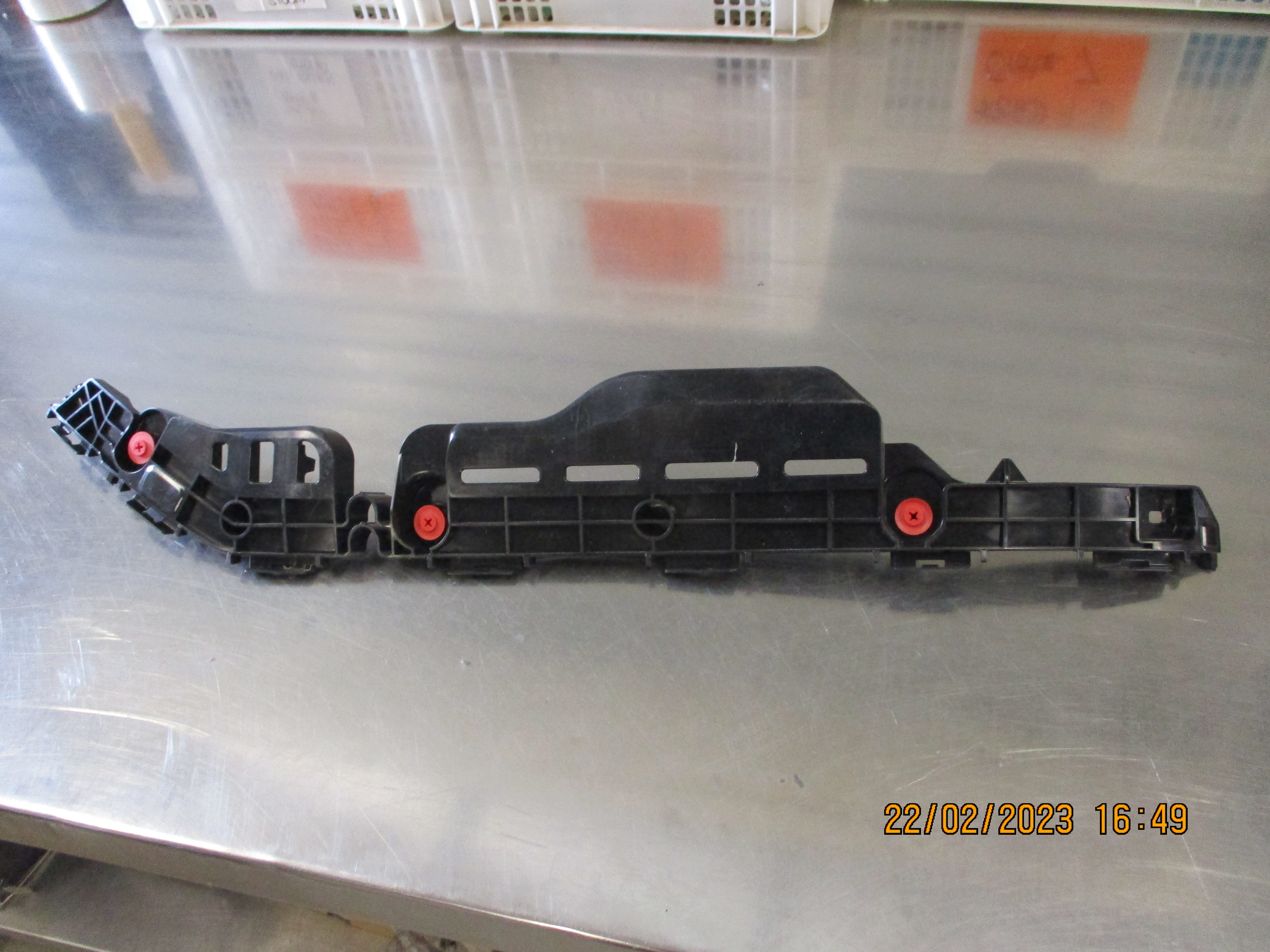 Toyota Kluger Genuine Right Hand Rear Bumper Bracket New Part – Half ...