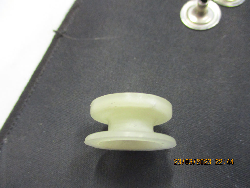 Nissan NOS Navara Genuine Tonneau Repair Kit New Part – Half Price ...