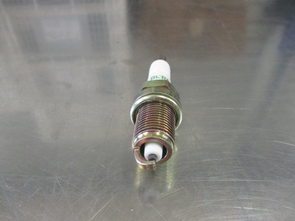 Nissan D21 Navara/Pathfinder/Quest Genuine Spark Plug New Part – Half ...